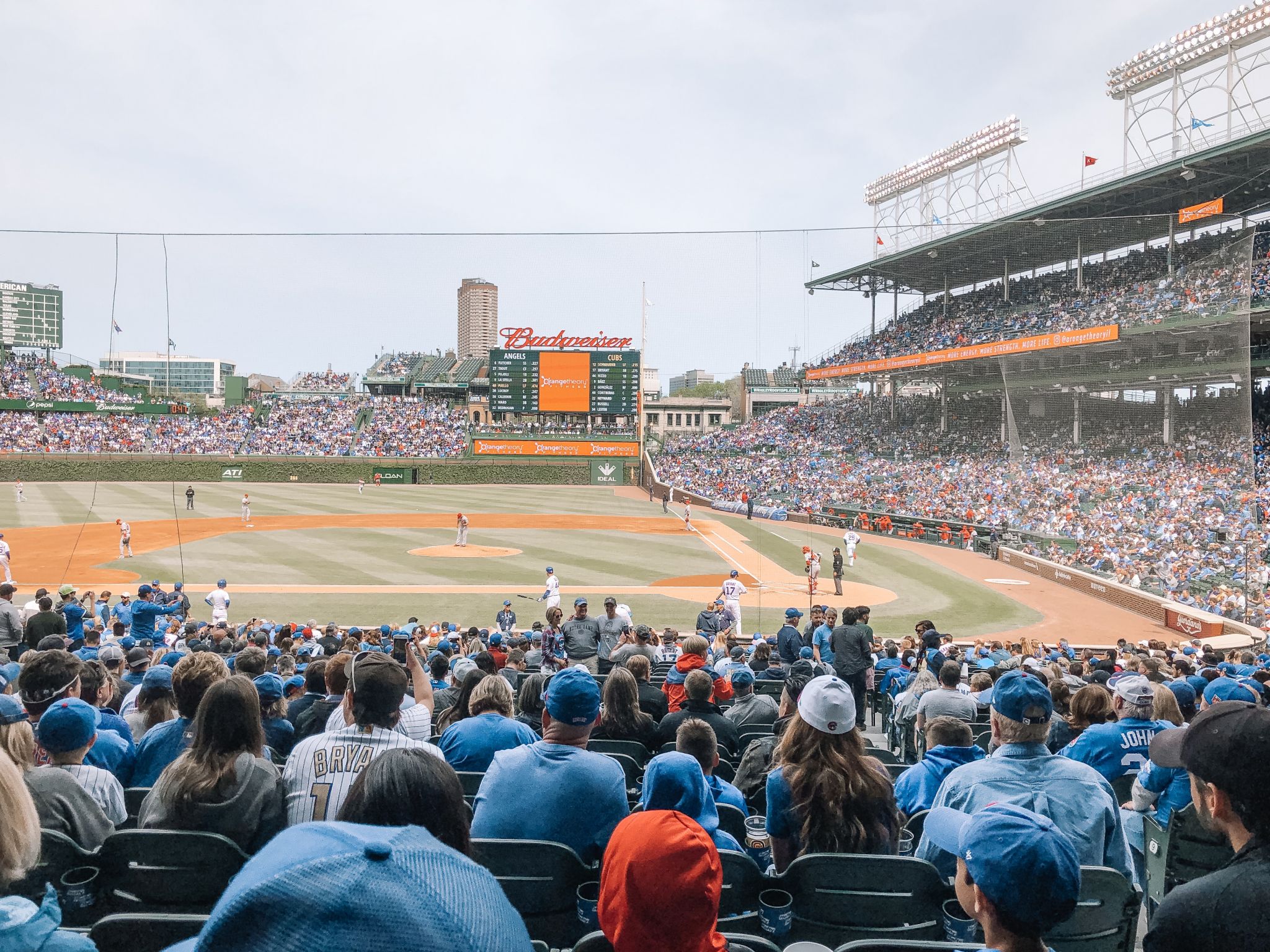 take me out to the ballgame: Wrigley Field - the windy city mama